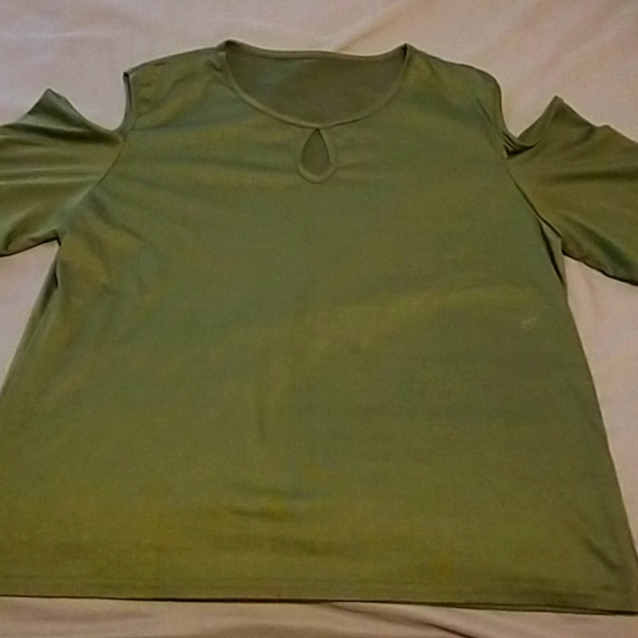 Amazon Essentials | Tops | Hunter Green Top | Poshmark